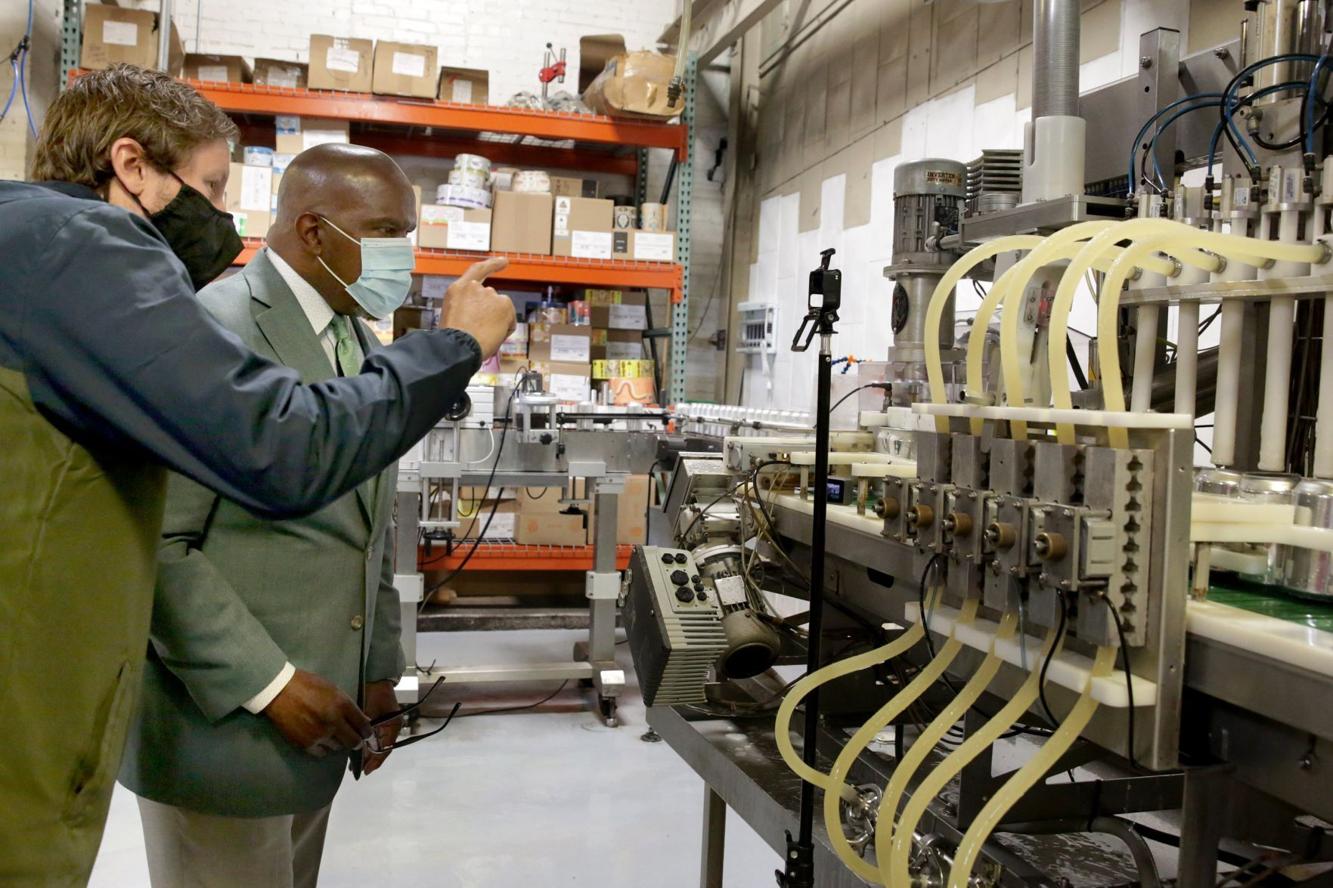 From football to anchor desk, Rene Knott's journey is filled with big ...