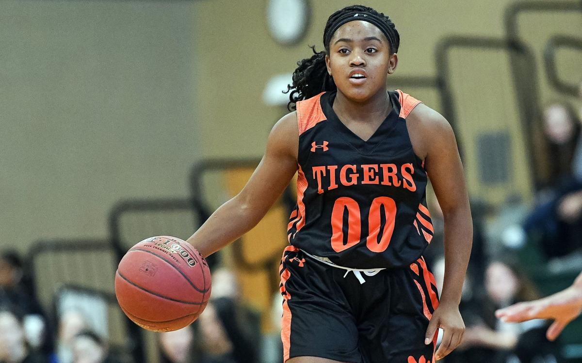 Love's spark helps Edwardsville stay unbeaten with win against St. Joseph's