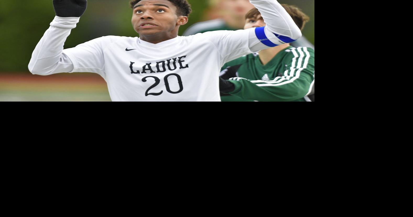 Ladue goes airborne, heads to first semifinal with shutout of Mehlville