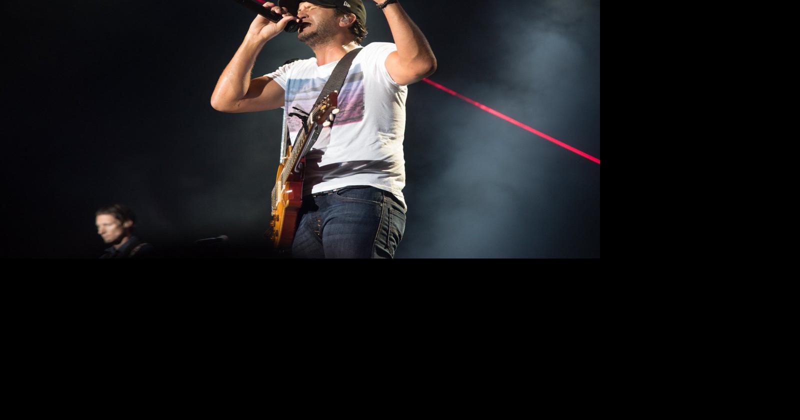Ignore rock trappings; Luke Bryan shows off his country roots at sold ...