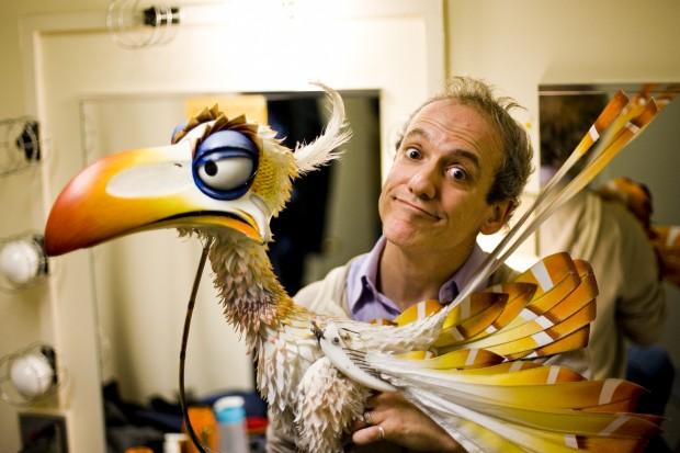 'Lion King' puppets manipulate happy audiences