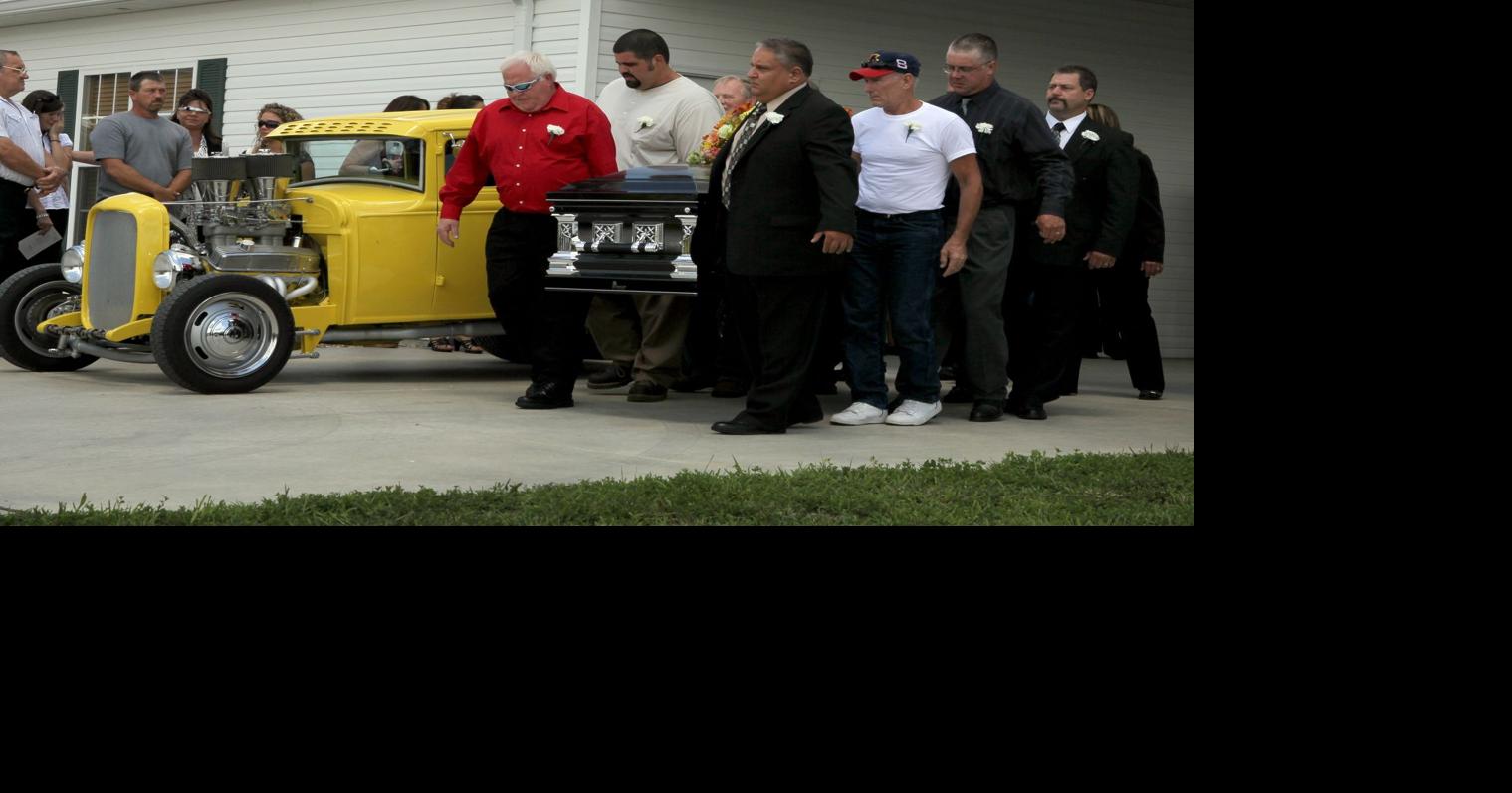 Garage owner was slain by abductor, police say