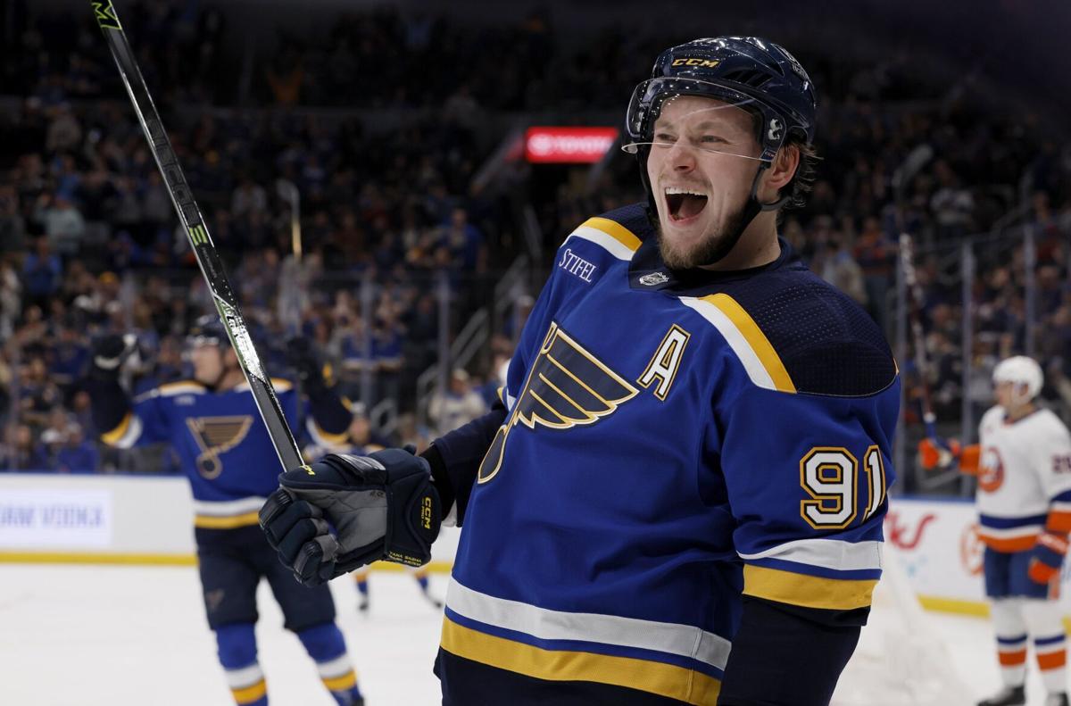 Notebook: Injured Blues forward Vladimir Tarasenko back at practice