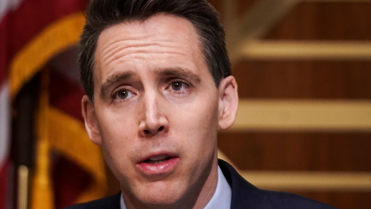 Josh Hawley led off a DC stage after pro-Palestinian activists protest ...