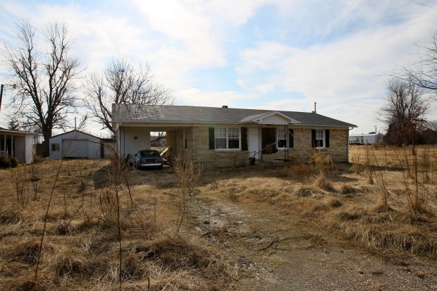 Restoring blown levee in southeast Missouri is slow going