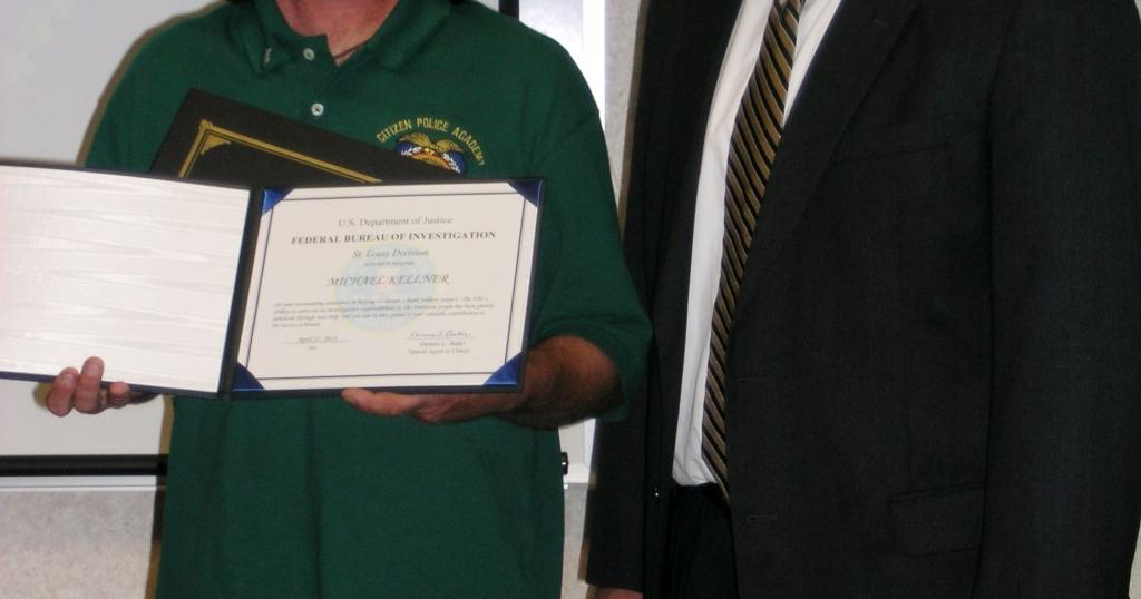 FBI lauds pizza deliveryman who helped nab 'McBurglar' robbery suspect