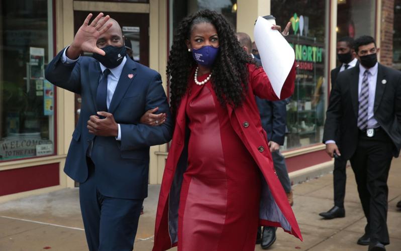 Gunshots interrupt press conference on crime held by St. Louis, Kansas ...