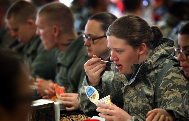 Army chow lines use color coding to promote healthy choices