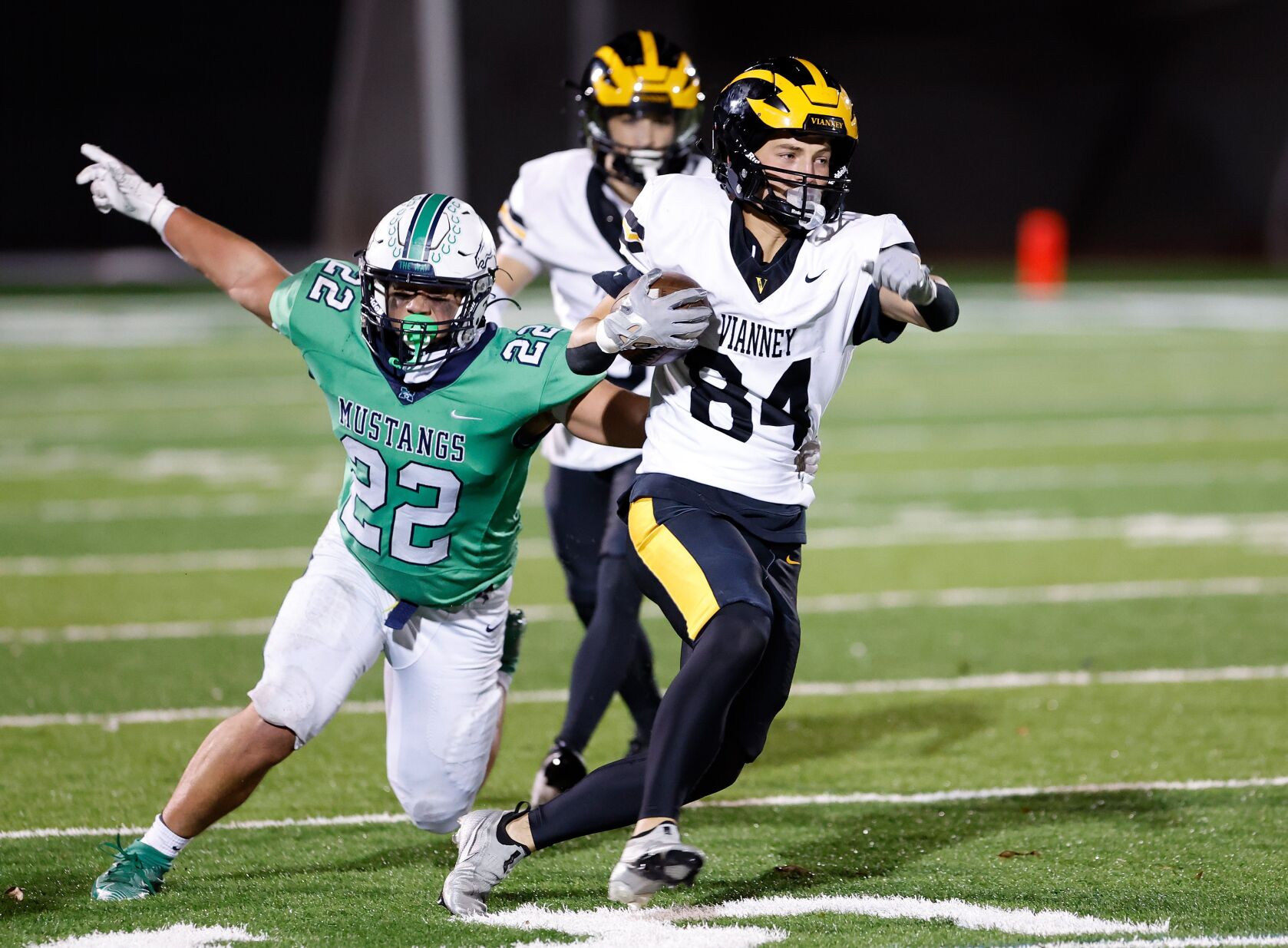 Marquette holds off Vianney behind Devin Hollins' rushing, stout ...