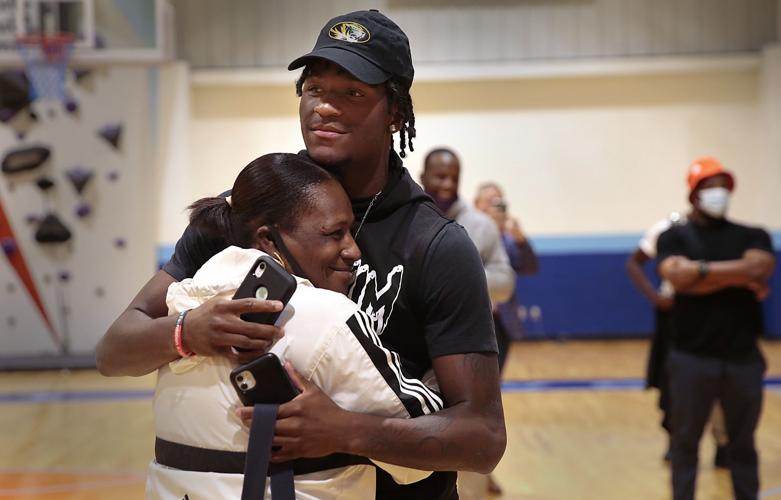 Five-star East St. Louis receiver Luther Burden picks Mizzou