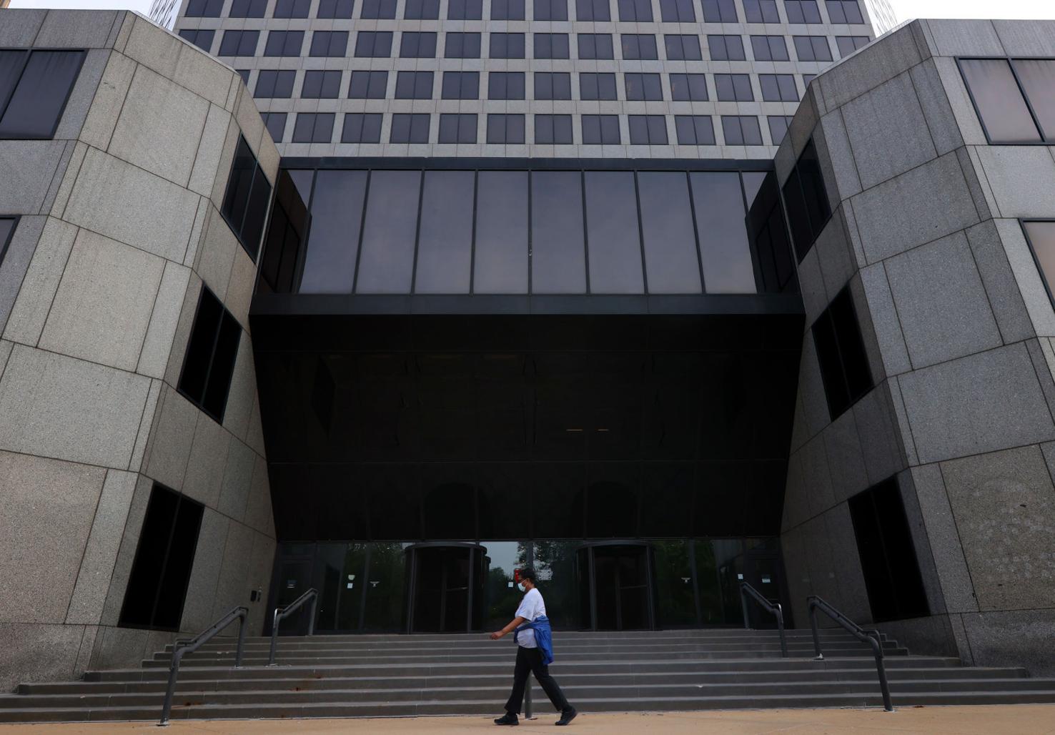 New owner of St. Louis’ 36-year-old AT&T tower seeks national historic ...