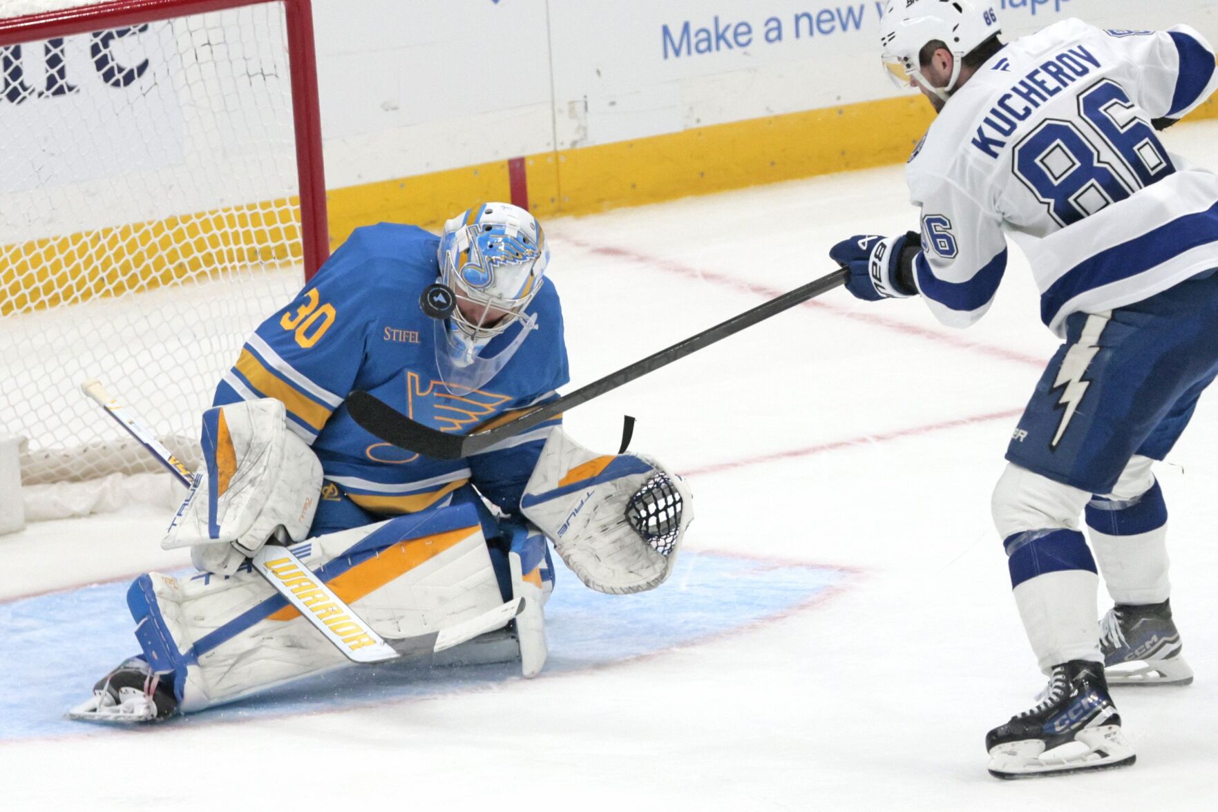 Blues, Jim Montgomery strike right notes in shootout win over Lightning