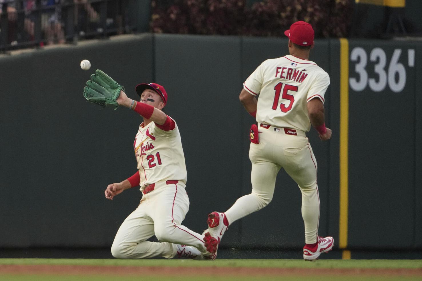 Walkers 1st walk-off hit lifts Cardinals over Giants