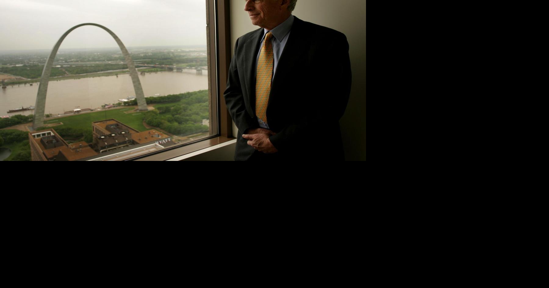 Three keys to Arch redo: A senator, a secretary and a deal-maker