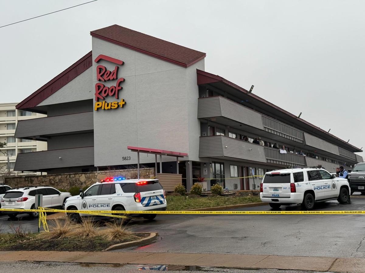 Man died by suicide during confrontation with authorities at St. Louis ...