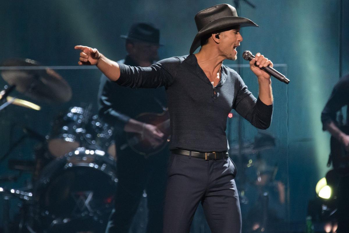 Country singer Tim McGraw collapses on stage in Ireland