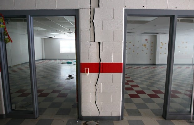 Illinois district replacing elementary school ruined by collapsing mine