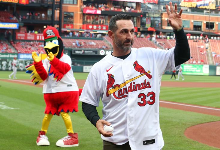 World Series champ Daniel Descalso returns to Cardinals as Oliver ...