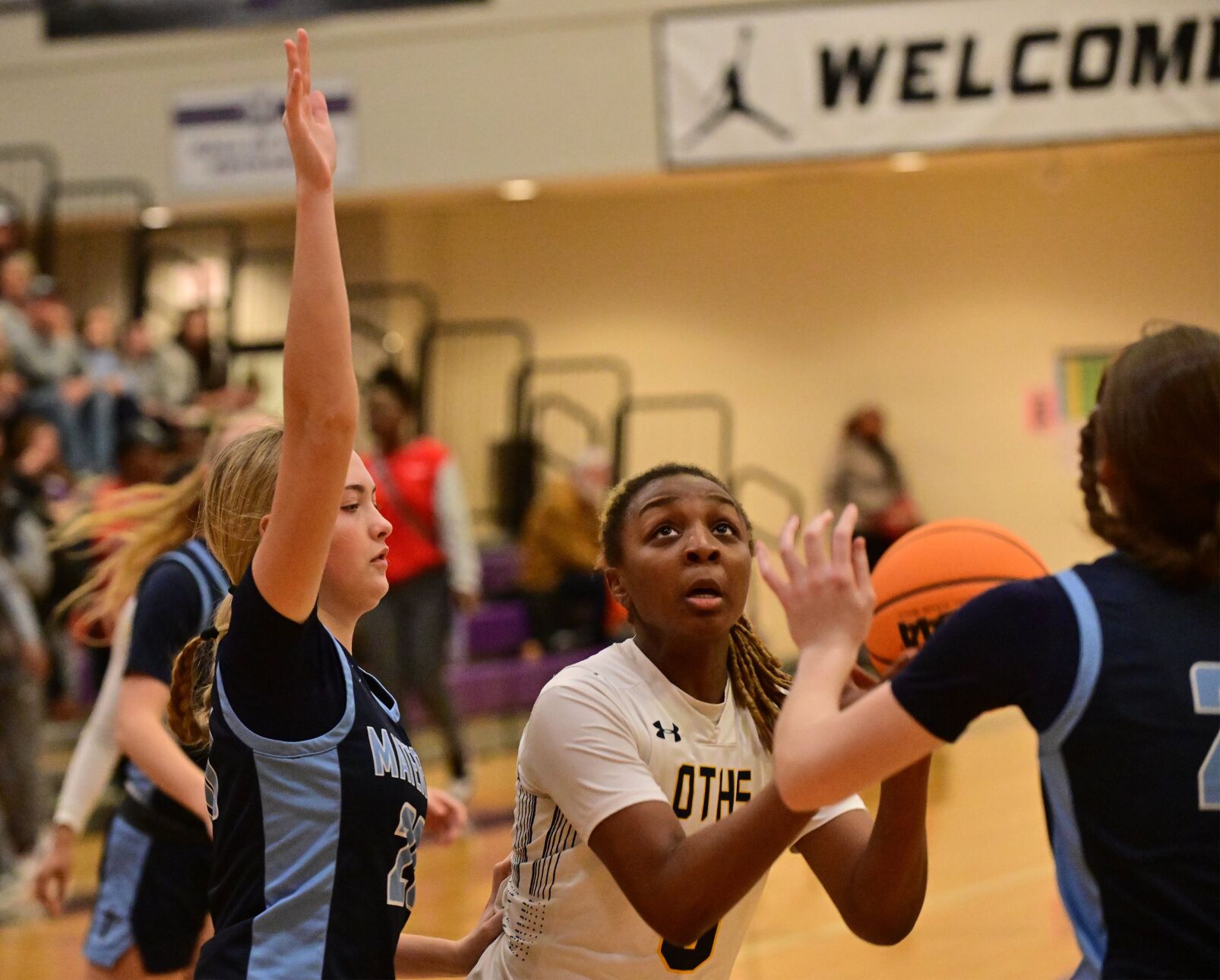 47th Mascoutah Holiday Invitational, quarterfinal: Mater Dei 51, O ...