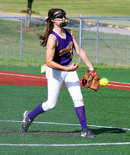 Rosati's McNiff battles back to play her game