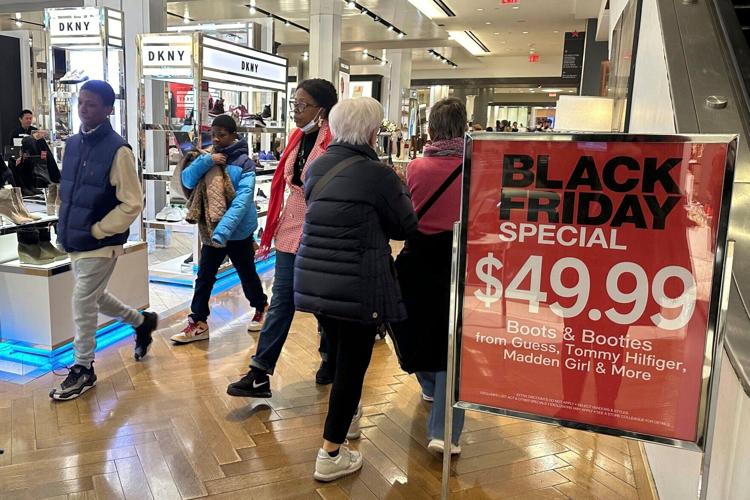 Retailers lure Black Friday shoppers with bigger discounts