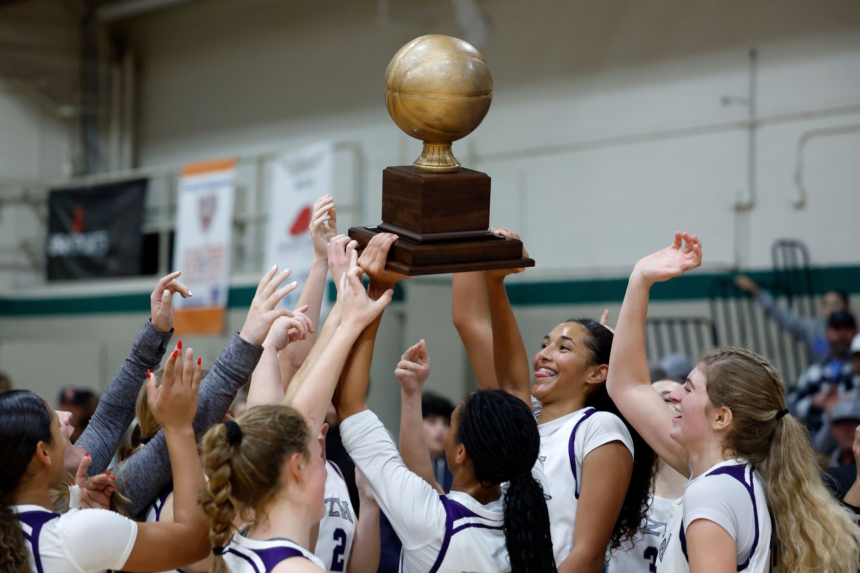Don Maurer Invitational, girls championship: Fort Zumwalt West 49, MICDS 40