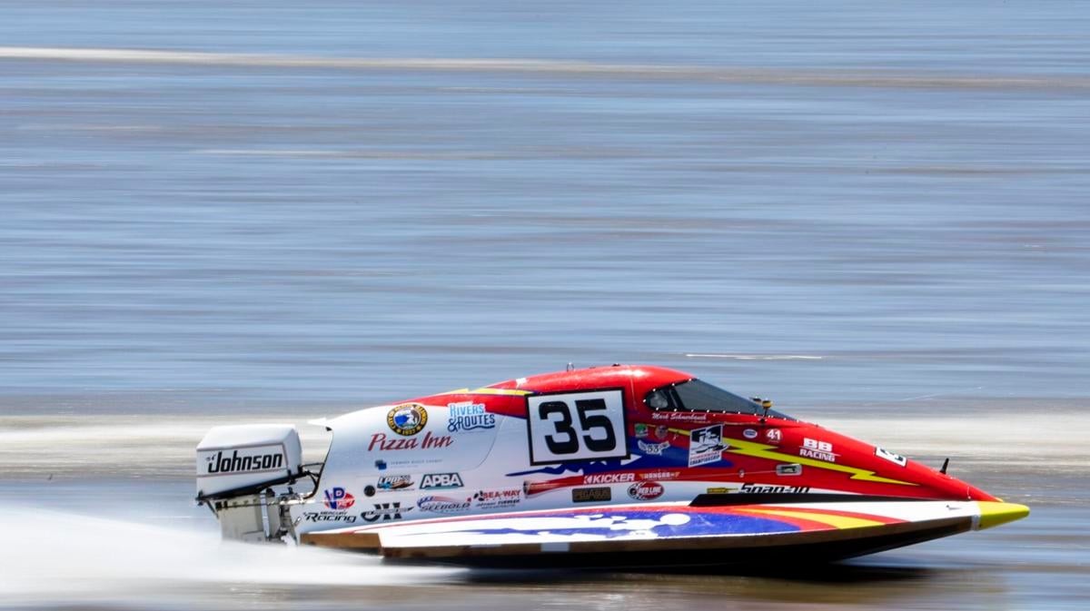 Photos: Alton hosts the Midwest Nationals of the Formula One Power Boat ...