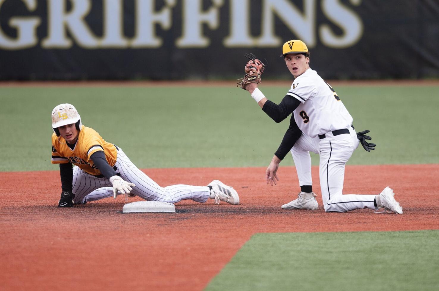Vianney 6, Lutheran South 4