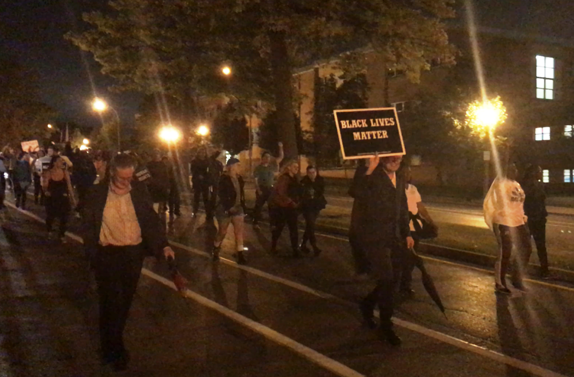 Protesters march in St. Louis at scene of police shooting that stoked ...