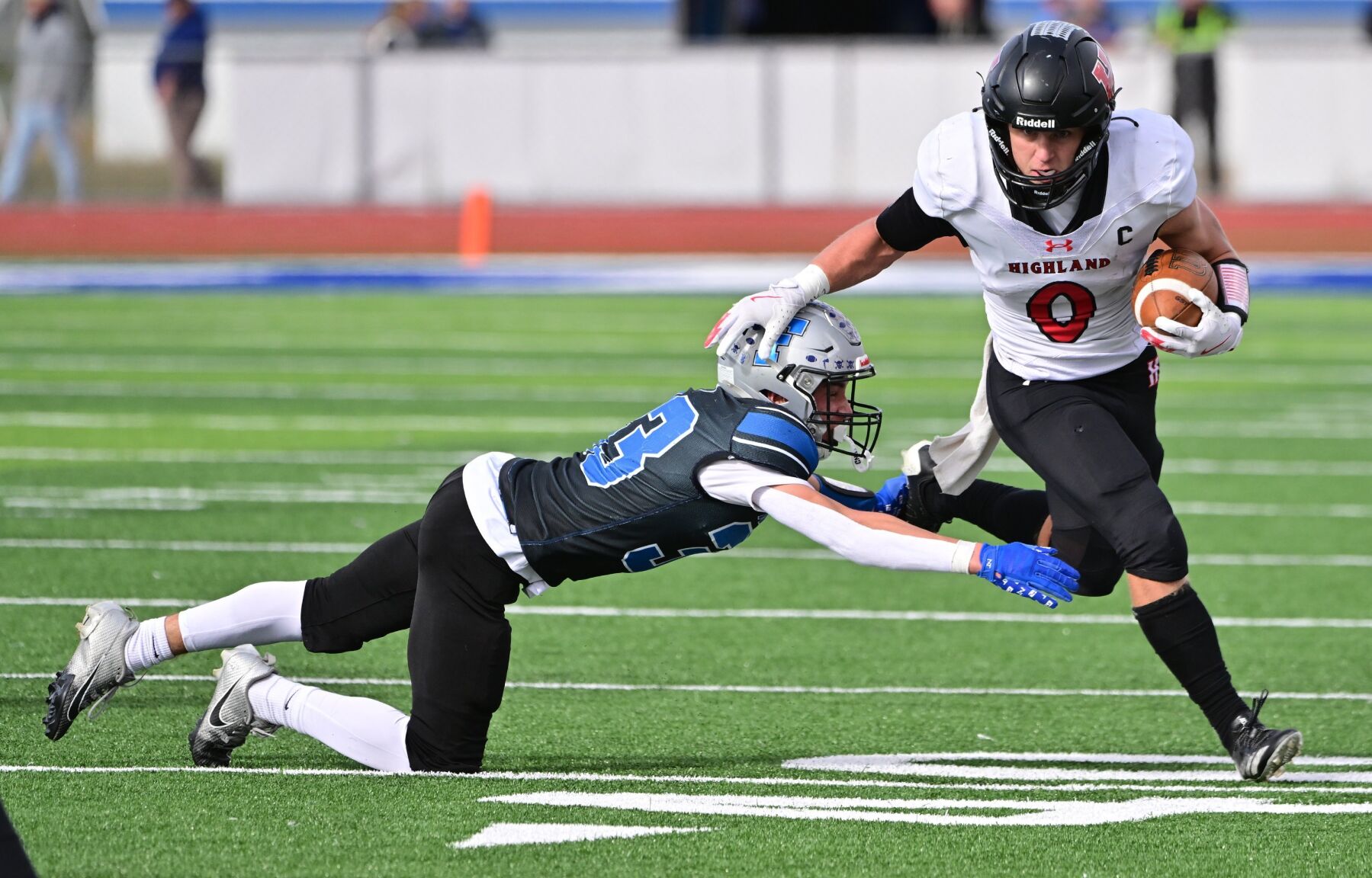 Freeburg makes big plays in many ways to top Highland in 4A playoff opener