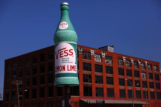 Don Schneeberger, former owner of Vess soda, dies at 89
