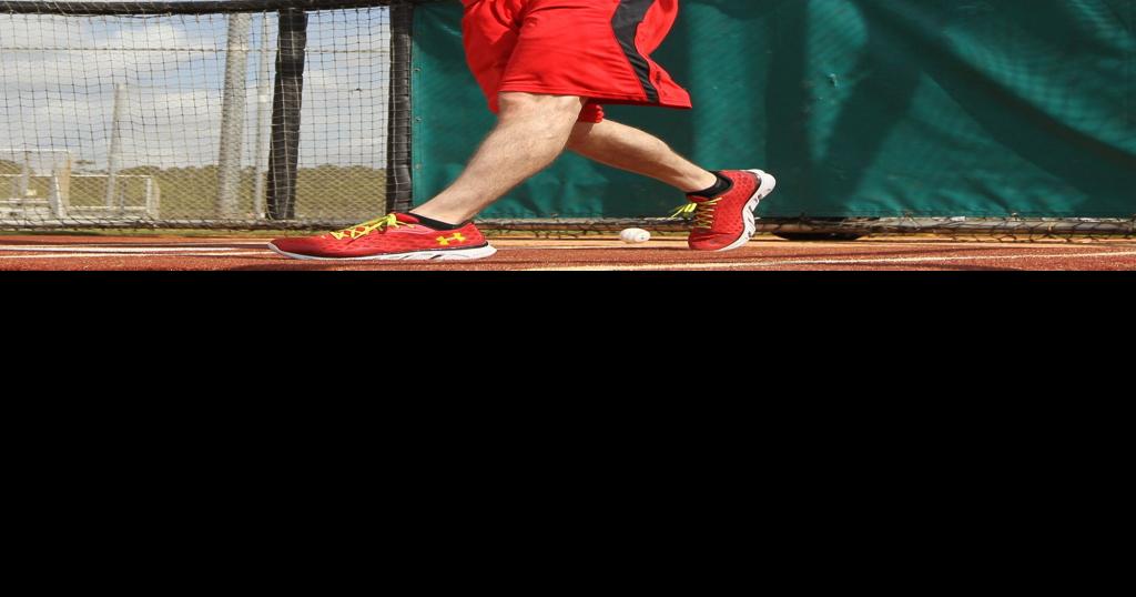 Shane Robinson makes a a run at outfield job