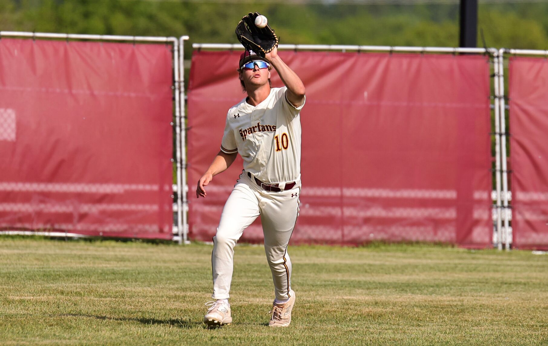 De Smet shakes off early deficit, beats Seckman to get back on winning ...