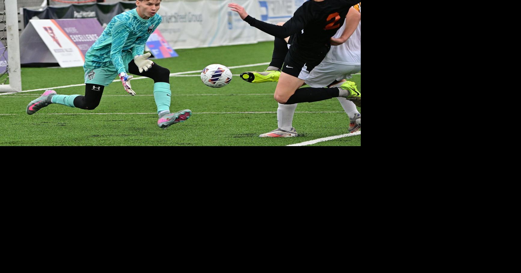 Fort Zumwalt East shuts out Summit, advances to Class 3 boys soccer ...