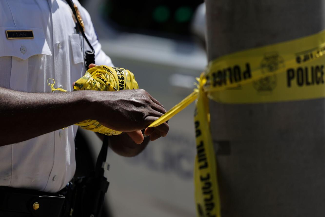 St. Louis police respond to woman barricaded in car near South Grand ...