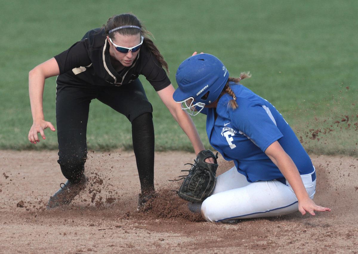 Sacred Heart-Griffin breezes past Freeburg in 3A super-sectional ...