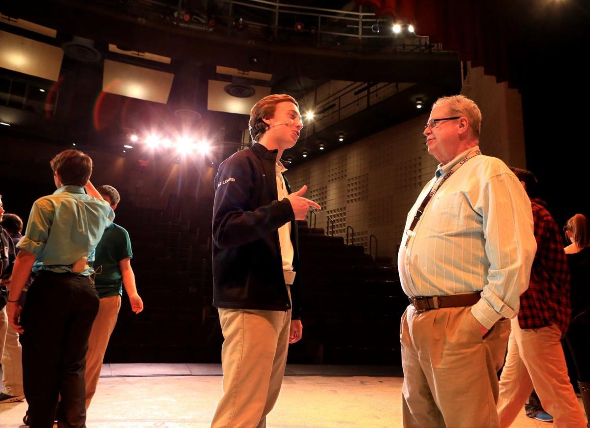 Q&A: Tom Murray laces up his corset for 'The Importance of Being Earnest'