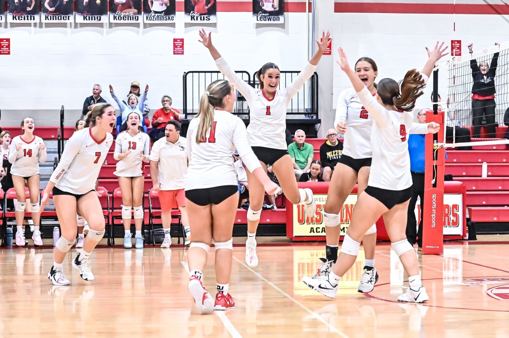 Jillian Raterman leads well-balanced attack as Ursuline sweeps St. Pius X