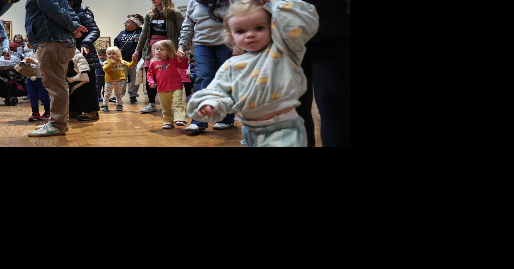 Photos: Metro Theater Company performs 'Groove in the Galleries' at the ...