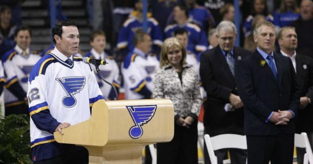 Oates finally joins Hull in Hall of Fame