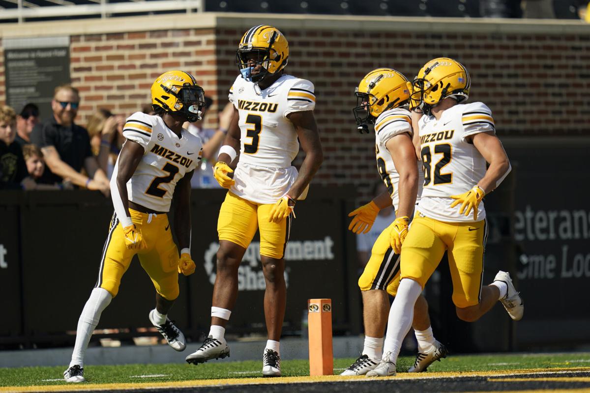 Dominic Lovett, Luther Burden provide fireworks in Mizzou victory