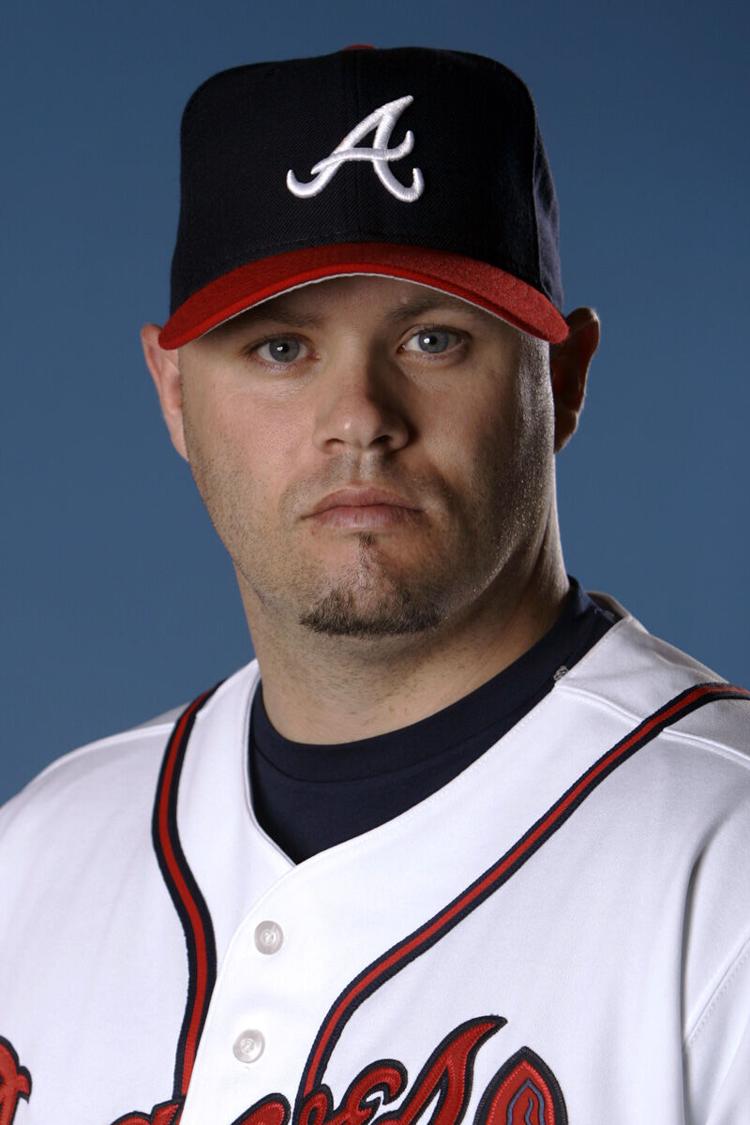 Steve Colyer passes MLB lessons to players he coaches in Wentzville