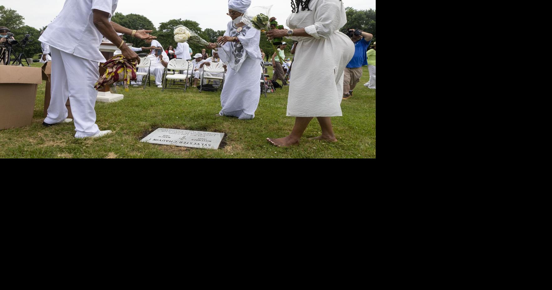 Photos: DSLUE dedicates headstone to former Black baseball player