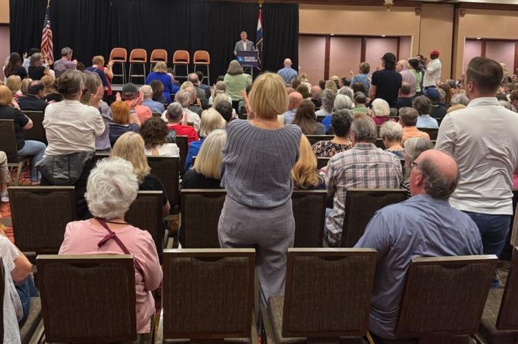 Over 1,000 attend Chesterfield town hall led by prominent Democrat in ...