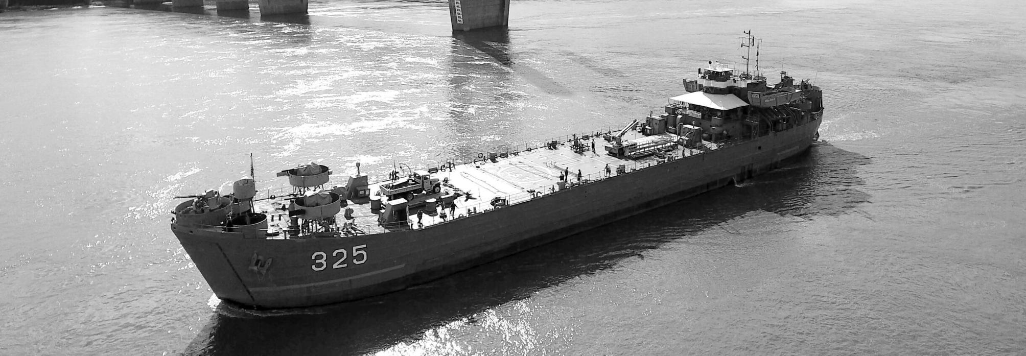 WWII battle-tested ship, LST-325, sails into Alton for tours