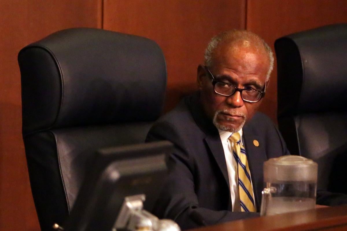 Dooley backs Mantovani, alleges corruption under Stenger