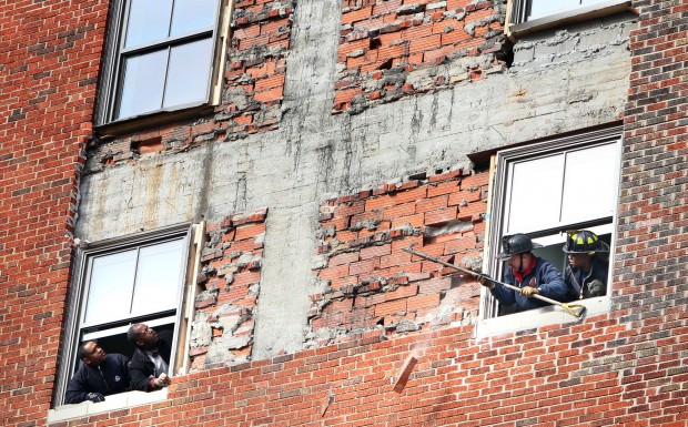Part of Pine Street closed after bricks fall from Railton building