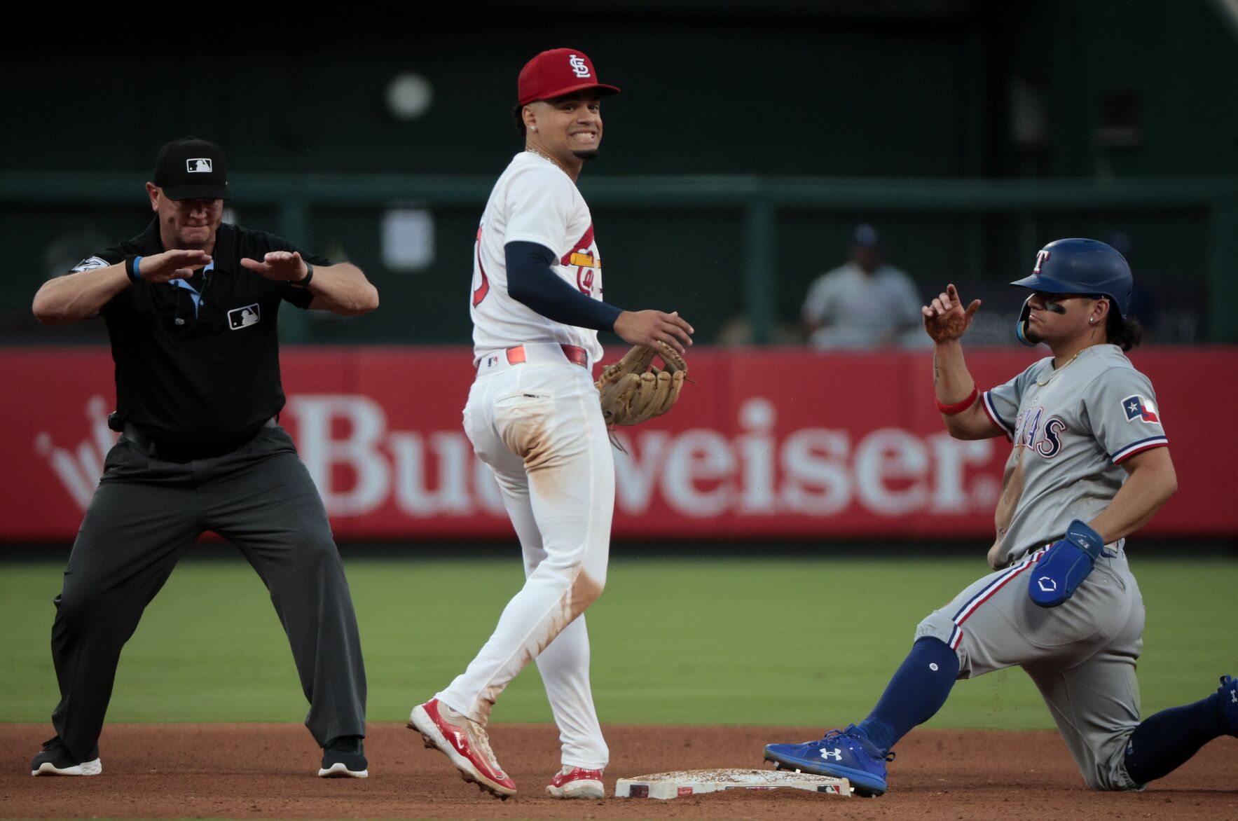 St. Louis Cardinals try to avoid a Texas Rangers sweep in middle leg of ...