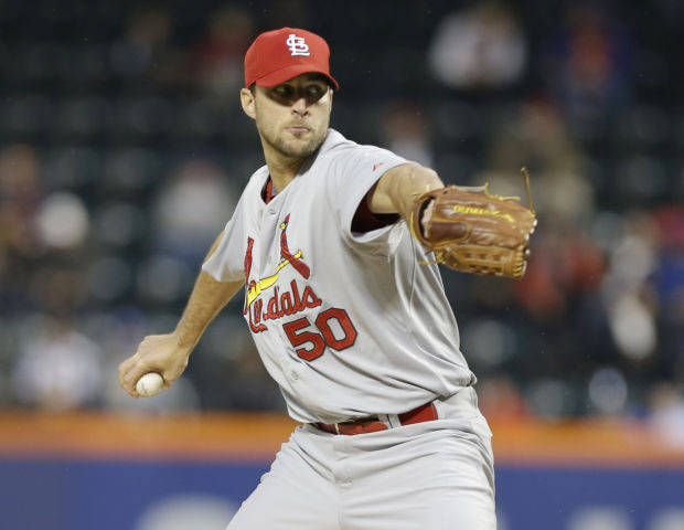 Wainwright tests knee, readies for Sunday start