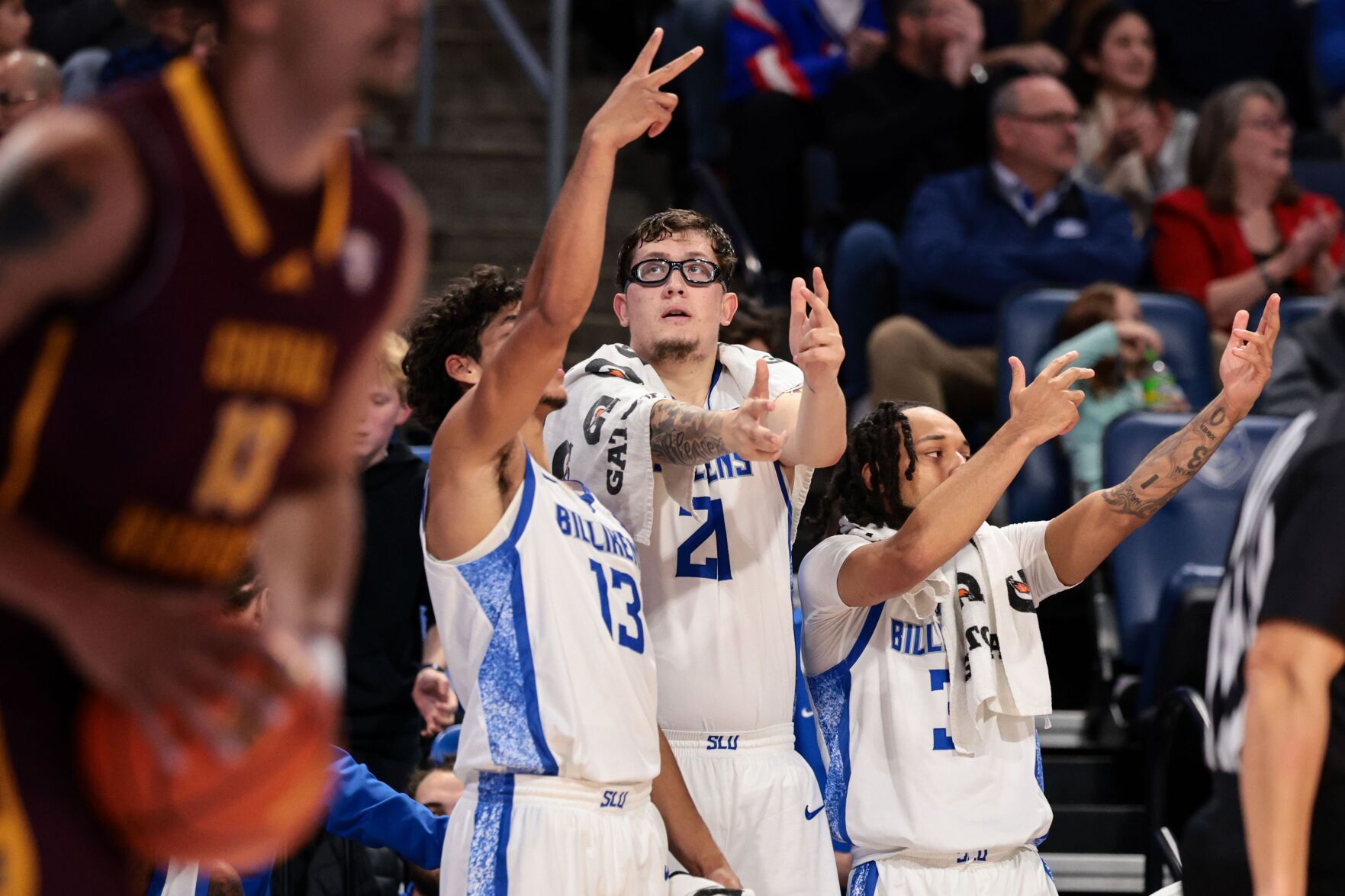 SLU men efficient in romp over Central Michigan